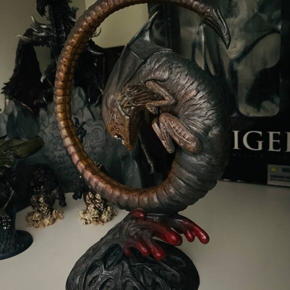 Palisades Toys | Toys | Alien 3 Queen Chestbuster Polystone Statue ...
